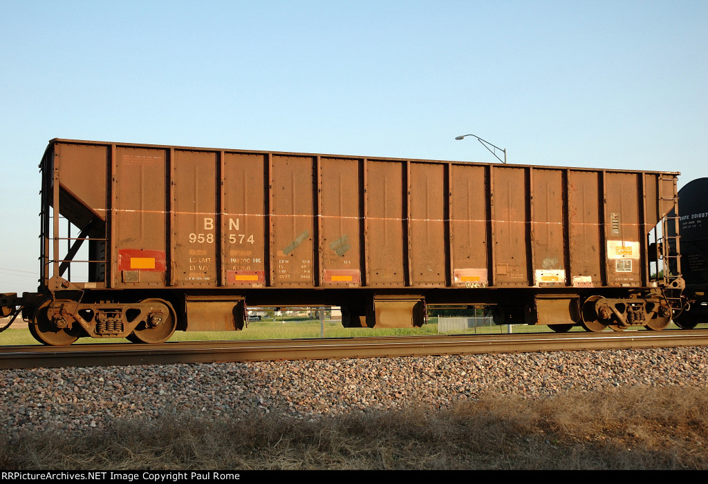 BN 958574, Ballast Car, on the BNSF